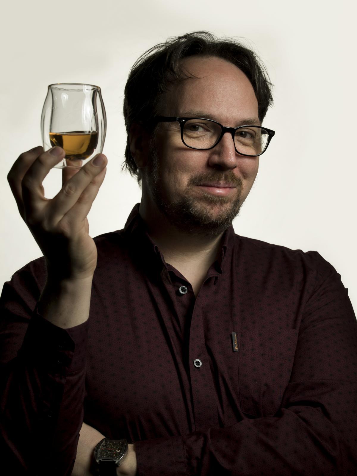 "Ein Schuss Whiskey" - Lesung mit Carsten Sebastian Henn ...